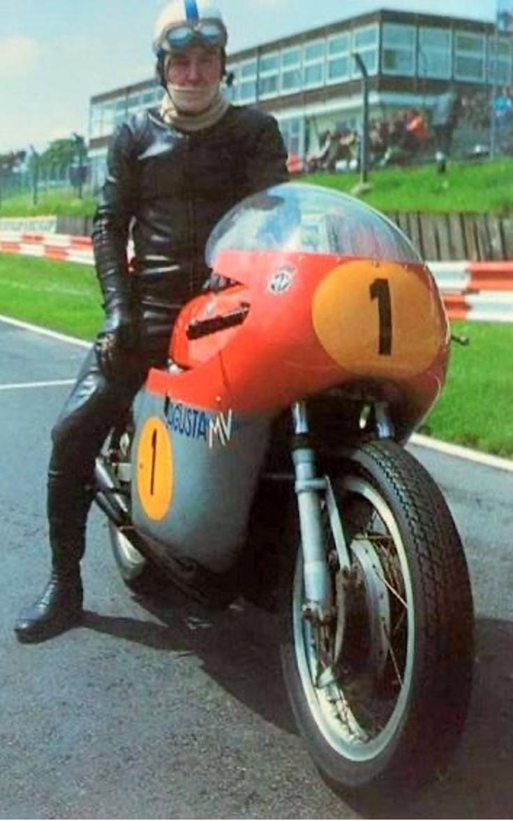 John Surtees, aussi vite à moto que sur 4 roues.